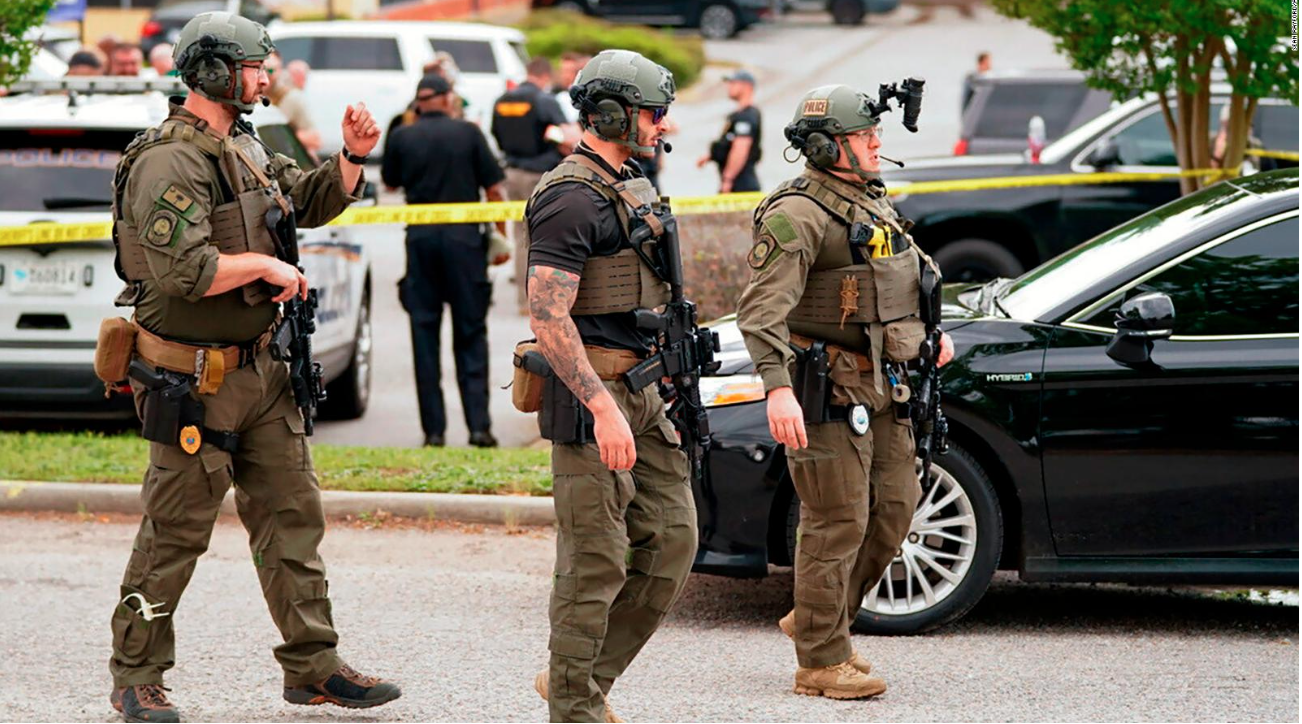 Indiana passer-by hailed after shooting mall gunman - BreezyScroll