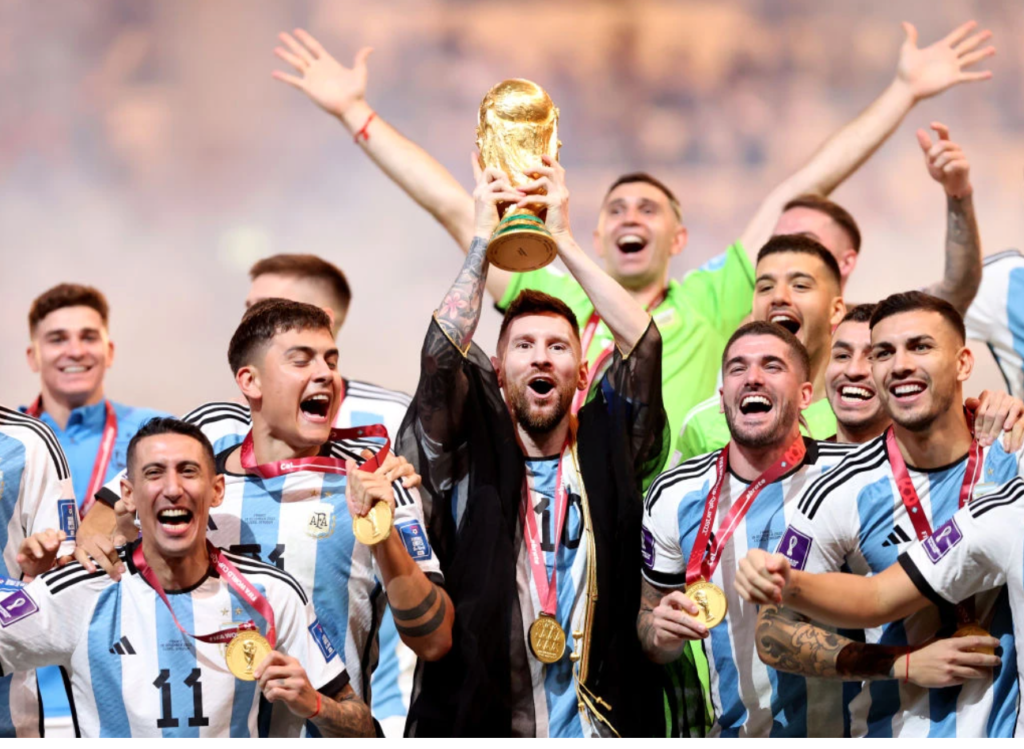 Breezy Explainer: What is the black robe Messi was wearing when he ...