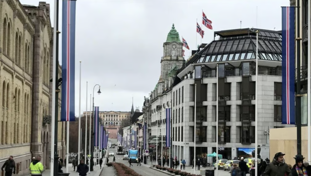 Vadso: Town in Norway plans a 26-hour day - BreezyScroll