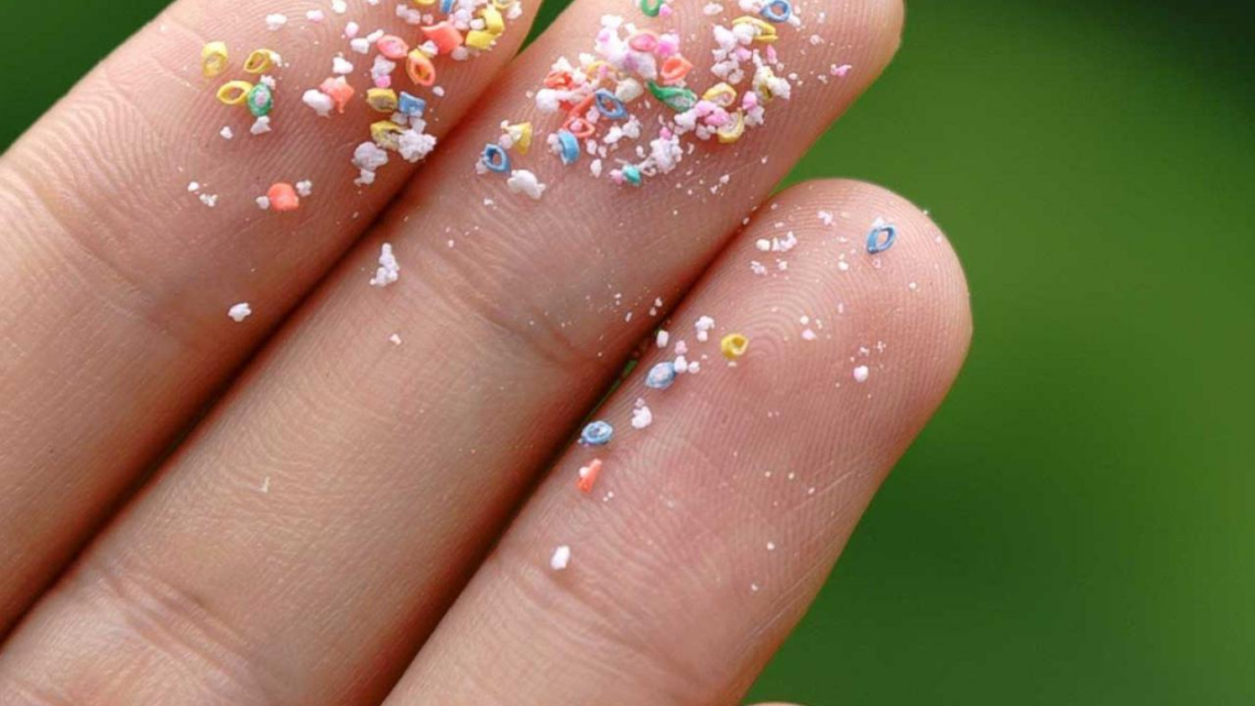 Microplastics in the air may be leading to lung and colon cancer ...