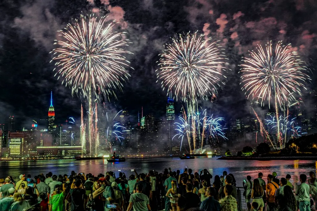 NYC’s 4th of July Fireworks: How to Score Free Tickets for the Best ...