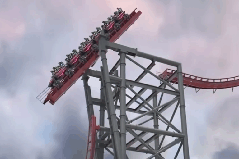 Watch: Riders Left Hanging as Ohio Rollercoaster, Siren’s Curse, Stalls ...
