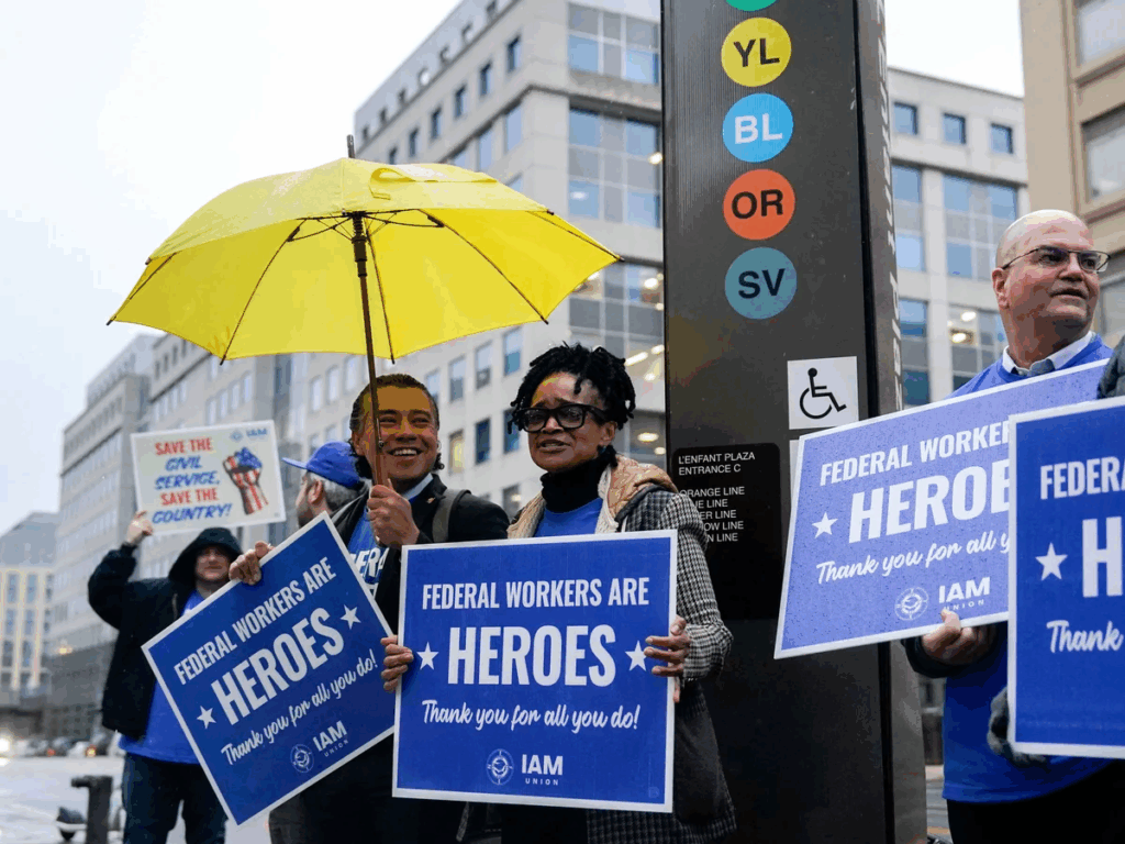 America Faces Largest Mass Resignation of Federal Workers