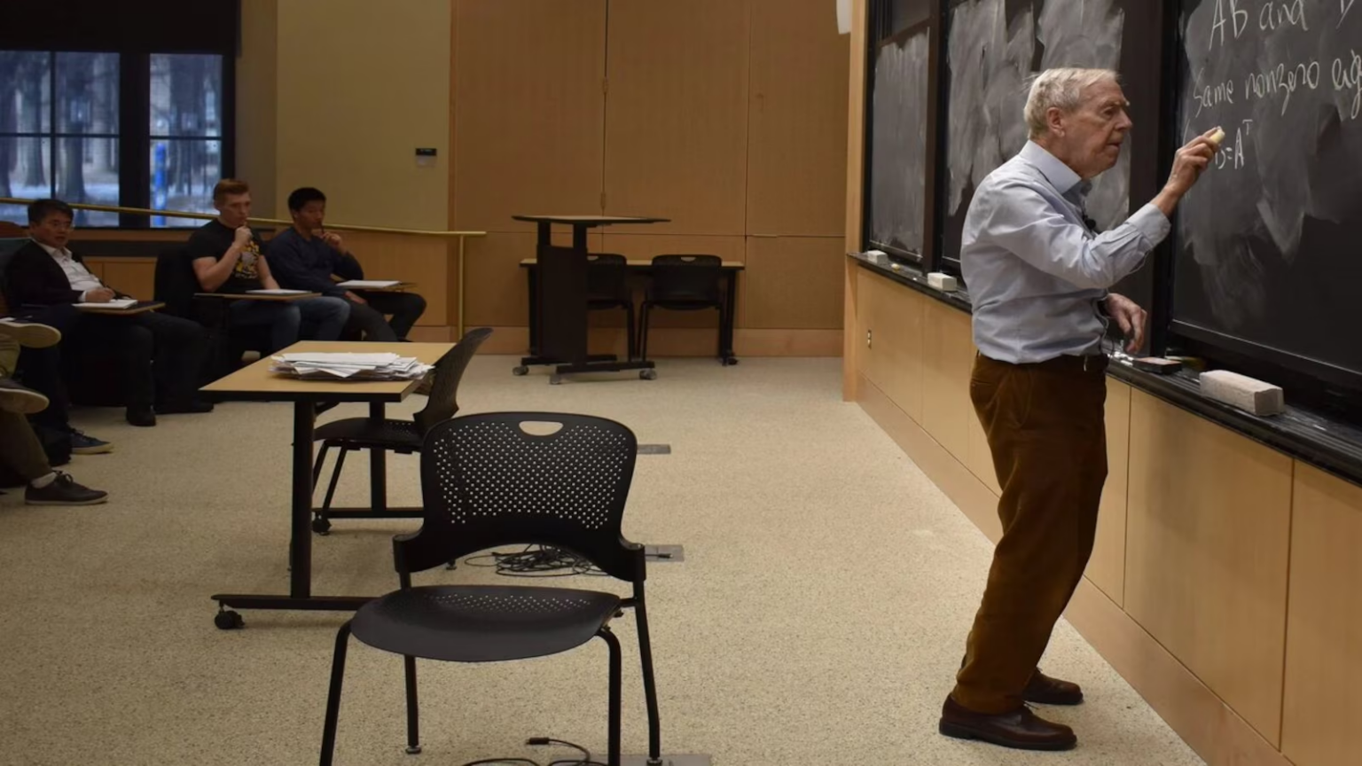 MIT Professor Gilbert Strang's 60-Year Teaching Legacy Now Free Online